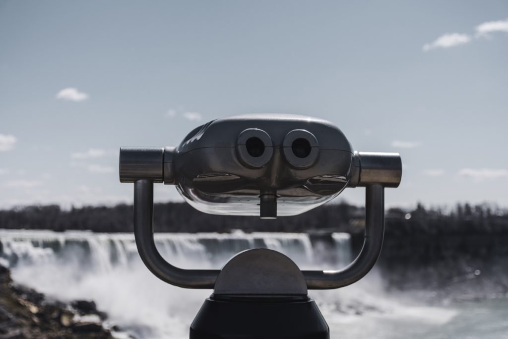 There's a 'man in the moon': Why our brains see human faces everywhere ...