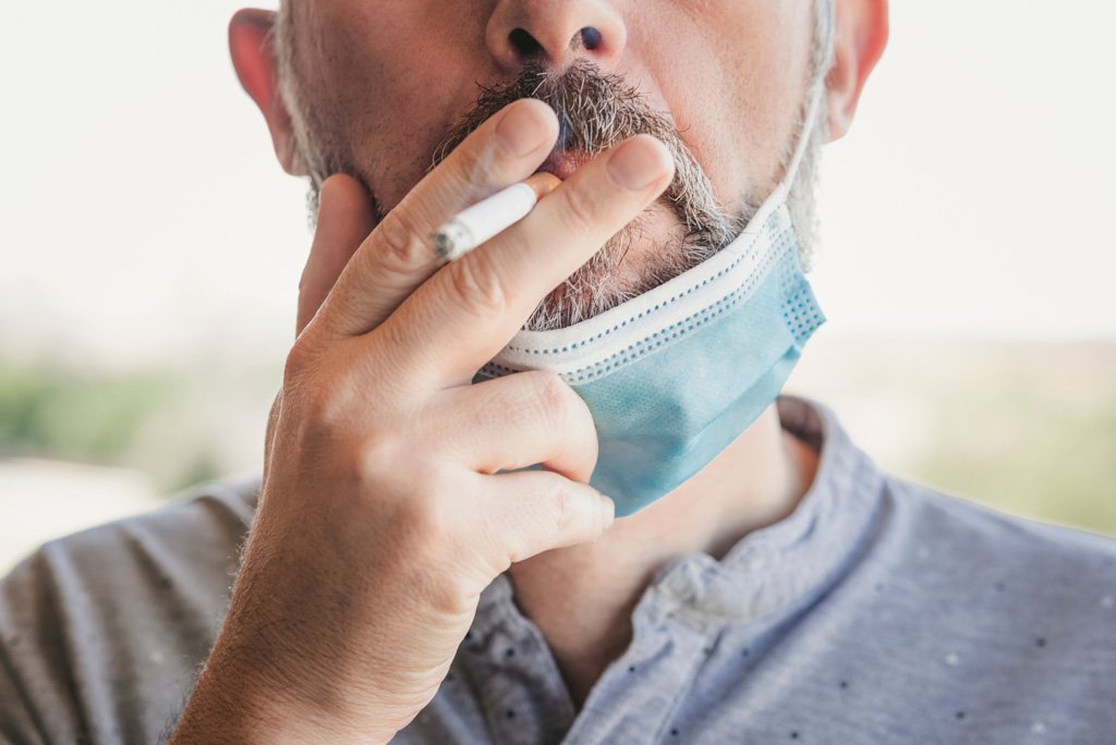 Smokers and vapers suffer more severe outcomes from COVID-19 - Medical ...