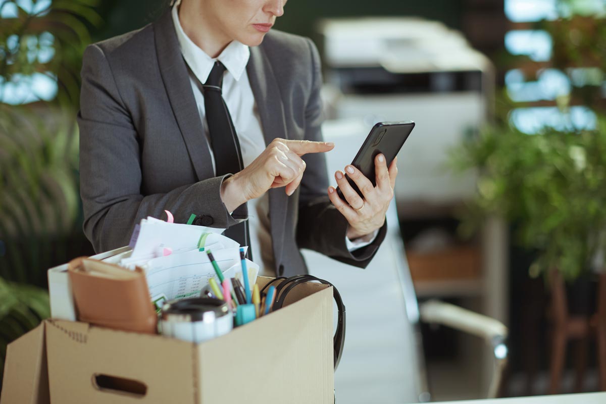 Reducing smartphone use increases work satisfaction - Medical Update Online
