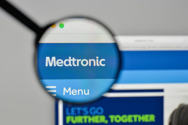 Medtronic begins U.S. commercial launch of the MiniMed 780G system with ...